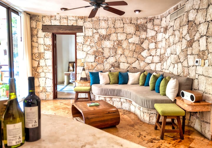 2 Br Condo In Downtown Near To Nightlife - Playa del Carmen