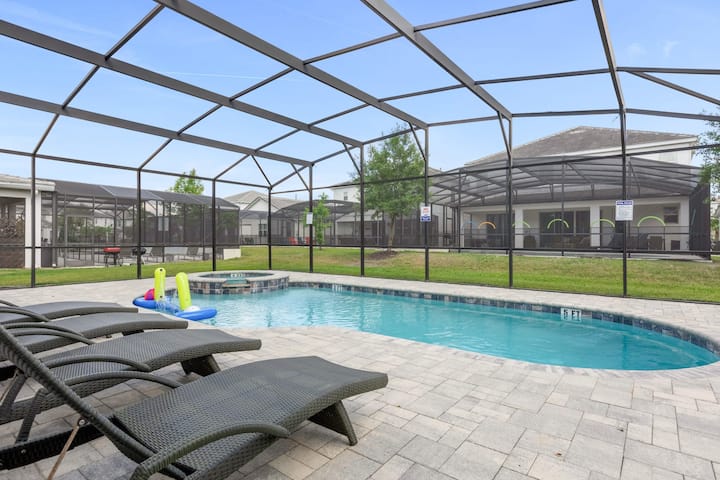 Upstay - 13-bedroom Resort Home W Pool/hot Tub/bbq - Kissimmee, FL