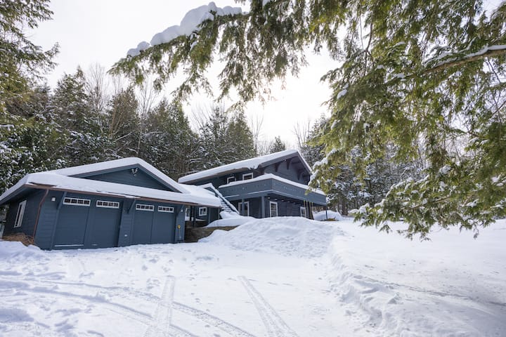 Cedar Chalet: Cozy, Updated, And Secluded - Stowe, VT