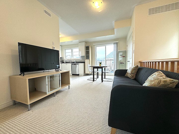 Apartment In Richmond Hill - Markham