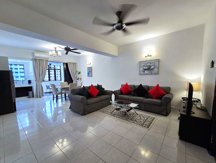 Comfortable Home In Bukit Bintang - Kepong