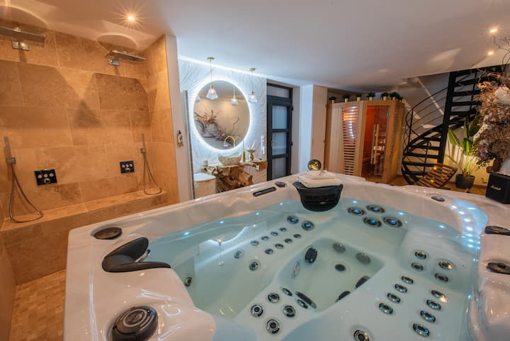 Séjour Romantique Avec Spa Près Du Zoo De Beauval - Romorantin-Lanthenay