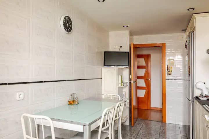 Habitación Privada, 2 Camas Tren Rápido Al Centro - Molins de Rei