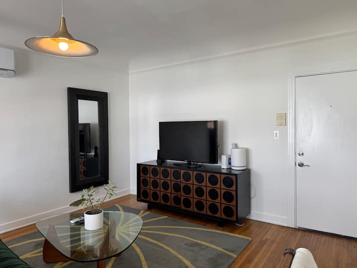 Stayinla | Private Melrose Unit One - Los Angeles, CA