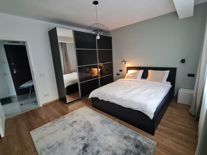 Exclusive Living Apartment - Bucharest Henri Coandă Airport (OTP)