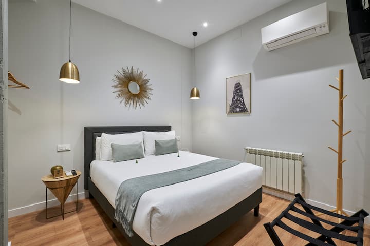 Estudio De Estilo Moderno Con Perfecta Ubicación - Madrid
