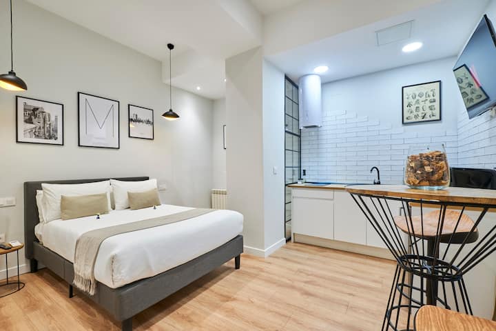 Estudio De Estilo Nórdico Con Perfecta Ubicación - Madrid