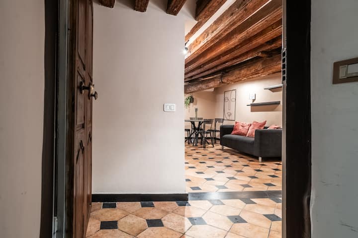 Brand New, Renovated In The Historic Center - Genoa