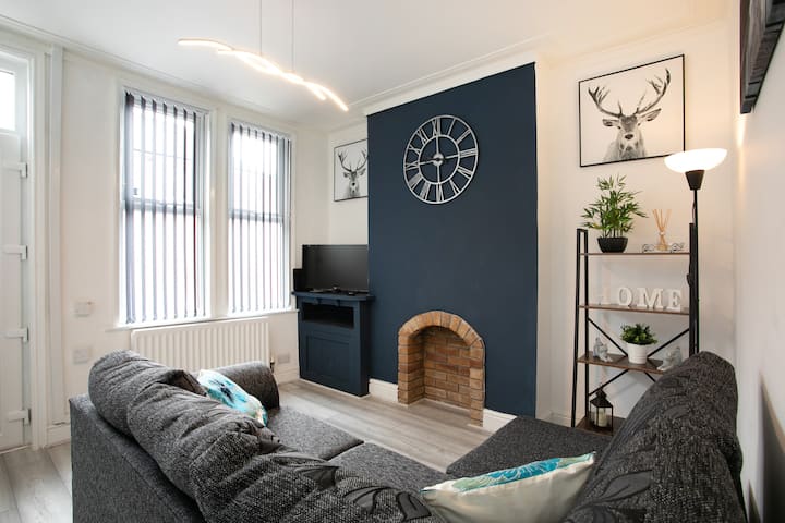 Cosy Home With Street Parking And Garden. - Derby