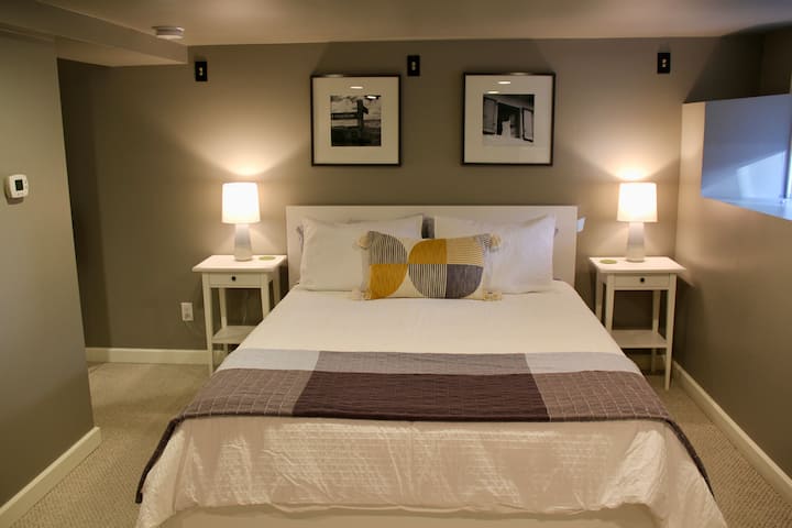 Charming Green Lake Apartment - Seattle