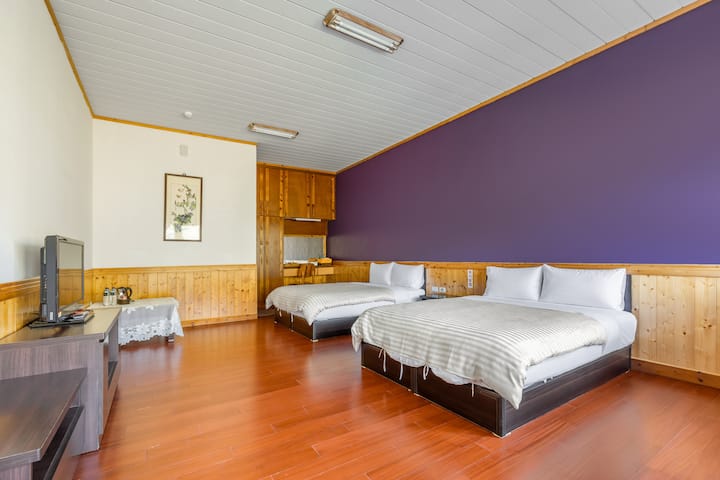 清境星晨民宿｜山景｜免費早餐、停車位｜四人房-附陽台 - Ren'ai