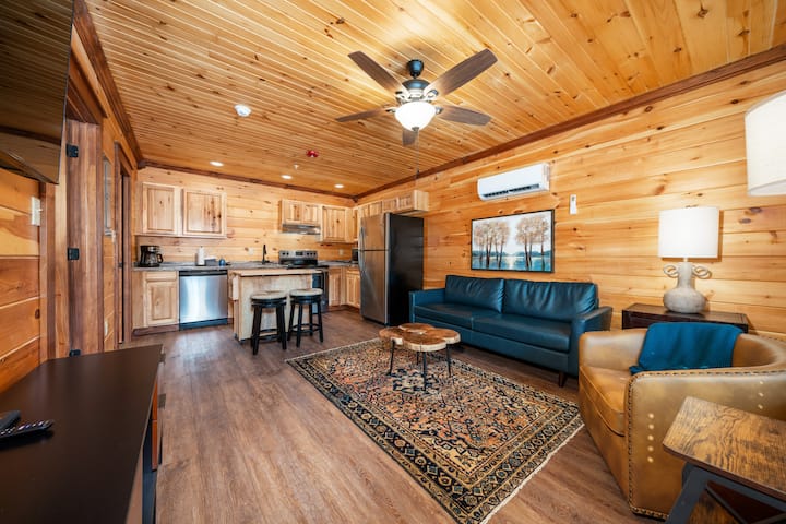 Best Cottage 04, 2x Queen Lux Suite Full Kitchen - Hot Springs, AR
