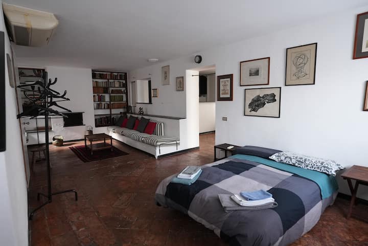 Very Central Typical Milanese Apartment - Milão