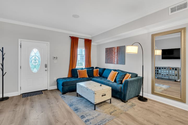 Mid-city Home | Near Streetcars & French Quarter - New Orleans, LA