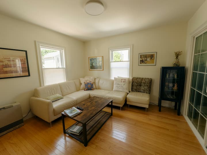 Sun-lit Family Friendly Home In Munjoy Hill - Portland, ME