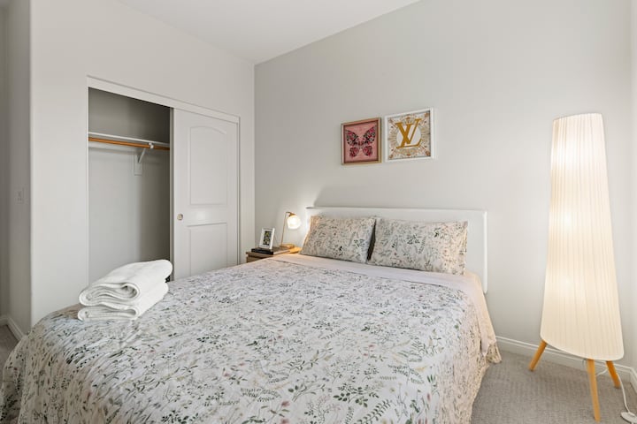Modern Elegant Room In Ontario W Private Bathroom - Eastvale, CA
