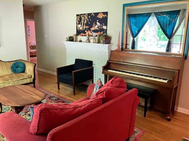 Beautiful Burlington Home Near Lake And Bike Path - Burlington, VT