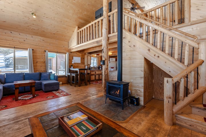 Lux Hot Tub Cabin. Views! 35 Acres! Hiking Trails! - Colorado