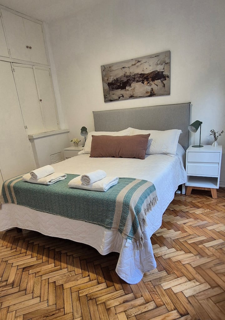 Acogedor Depto. Con Terraza En Recoleta/ Palermo - Argentina