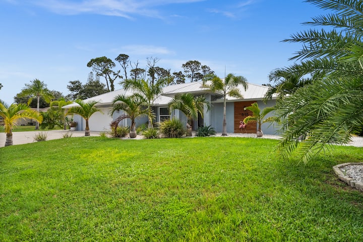 Spacious Venice Starfish Pool Home - Venice, FL