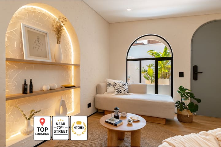 Luxury Boho Apartment - A/c - Kitchen- Fast Wi-fi - Medellín