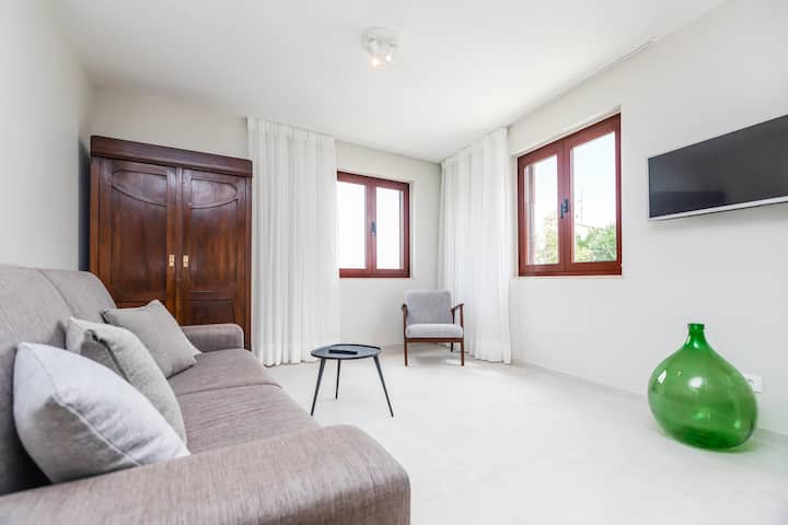 2-top City Center Apartment With Private Parking - Rovinj