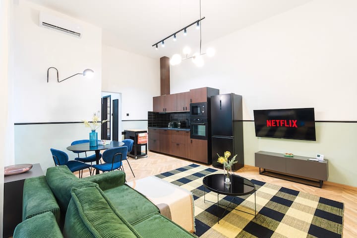 Luxury Peaceful Nest By The St Stephen's Basilica - Budapest