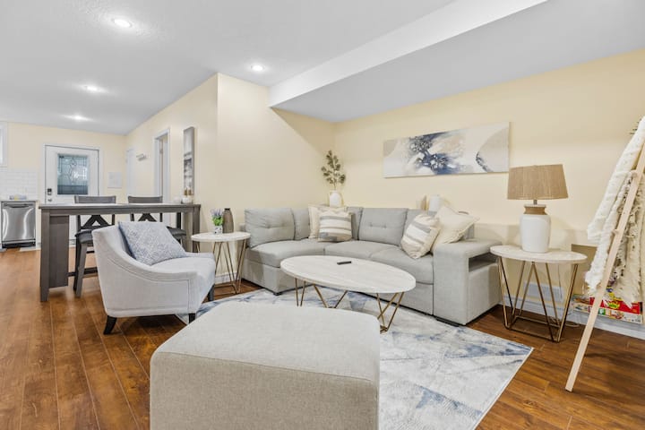 Elegant & Private Apt - Short Walk From Downtown - London