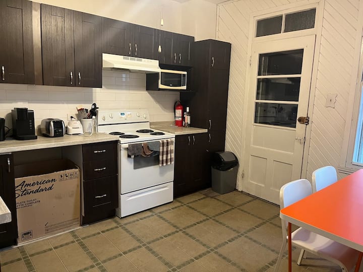 Private Room In Triplex - Montreal