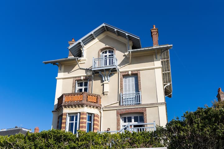Villa En Front De Mer, Accès Direct à La Plage - Cabourg