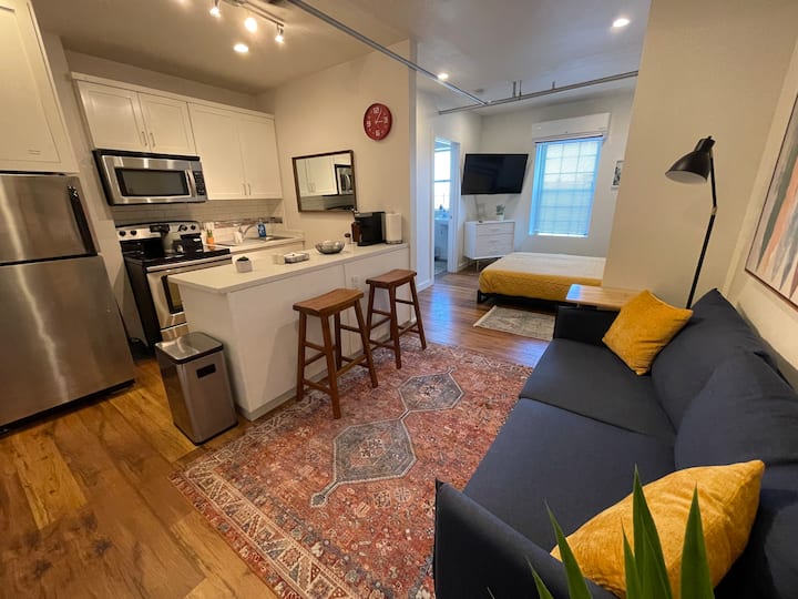 E8 Minimalist Apt. In Dt El Paso W/parking. - El Paso, TX