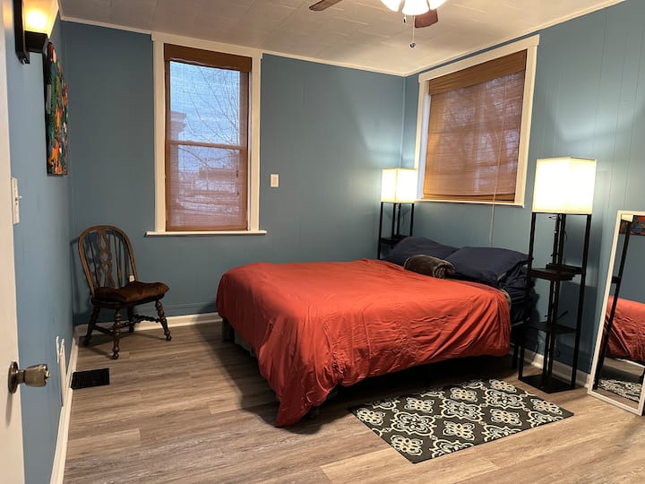 Blue Flat In Lawrenceville - Kennywood, West Mifflin