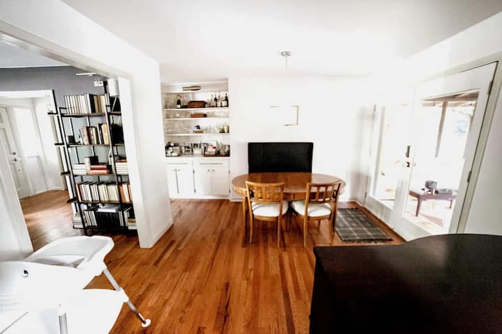 Mid Century Modern Home Near Uga & Downtown - 아테네
