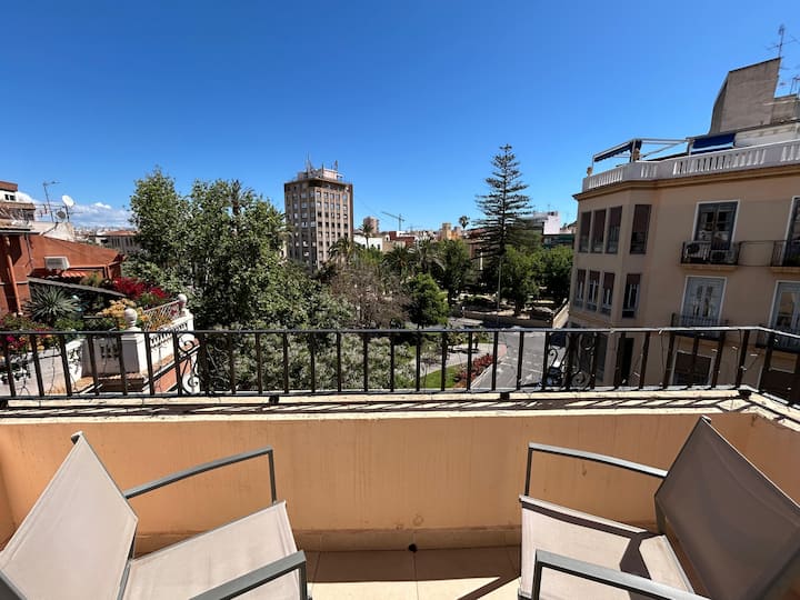 Atico Con Espectaculares Terrazas En Pleno Centro - Alicante