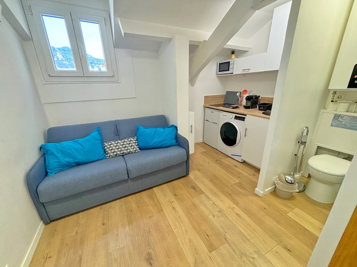 Monaco Monte Carlo. Studette - Mônaco