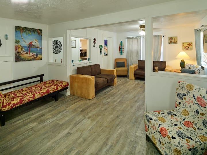 Hampton Beach 3 Bed Apartment - Seabrook, NH