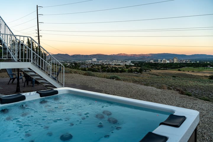 Epic Views At The Hill House Spa Fire Pit Downtown - Reno, NV