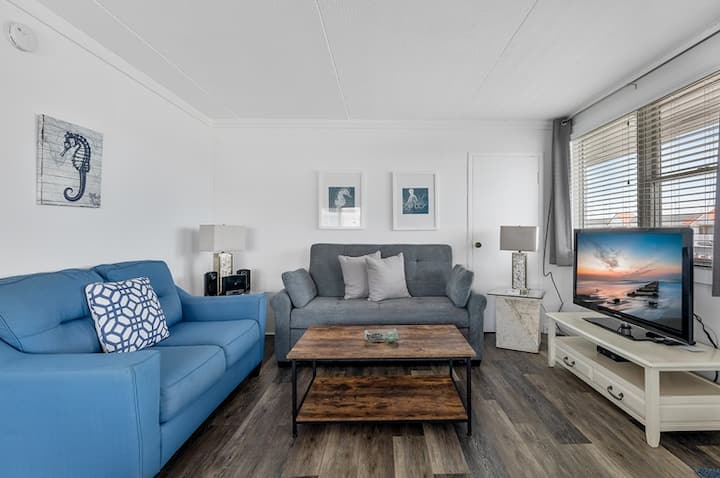 Beachcomber 1 Bedroom Condo Sleeps 4 - Avalon, NJ