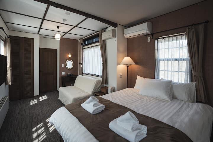 Queen Hotel Room En-suite Right By Shinkyo Bridge - Nikko