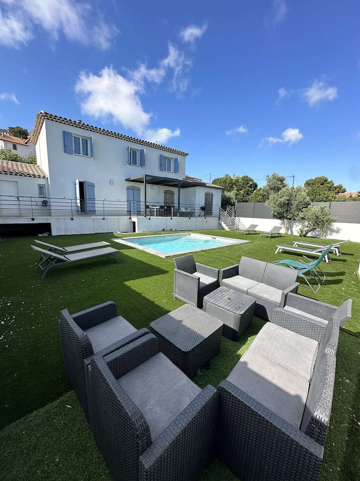 Villa Au Calme, Piscine.
Une Vue Mer Magnifique. - Marseille