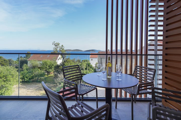 Design 1bdr Seafront Apartment - Korčula