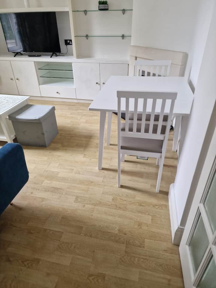 Comfy One-bed By Alexandra Park - London
