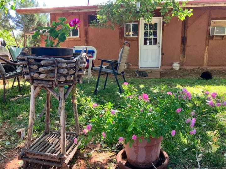 Adobe Walls Cottage, Near Zion - Fast Wi-fi - Coral Pink Sand Dunes State Park, Kanab