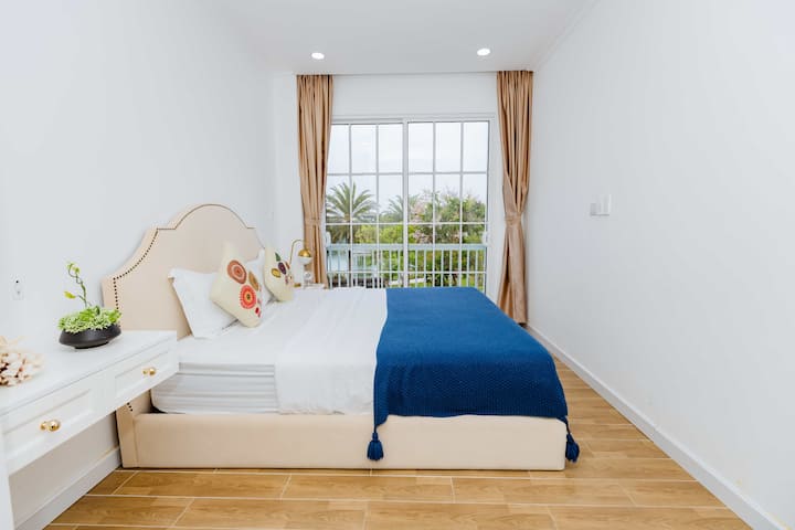 Home Lake View 2br - Near Beach - Vietnam