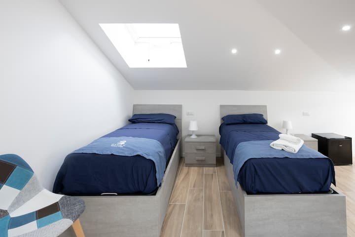 Quadruple-supérieure-douche - Naples