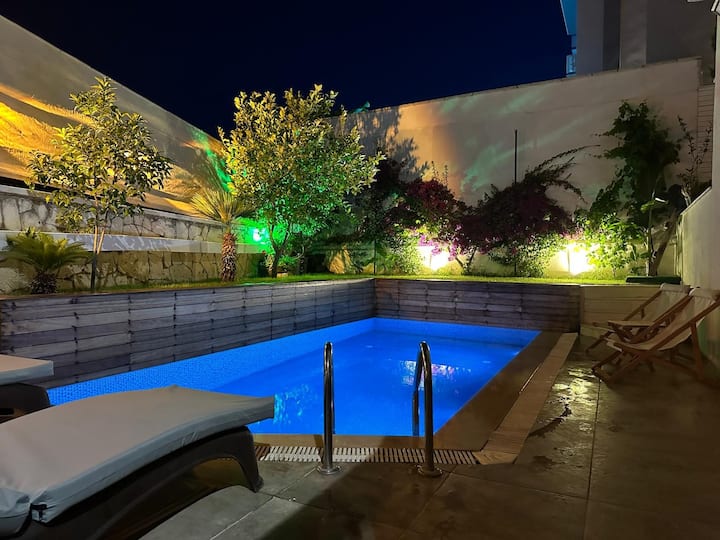 ÇEşme Center Villa With Pool Leylacanhouse - Çeşme