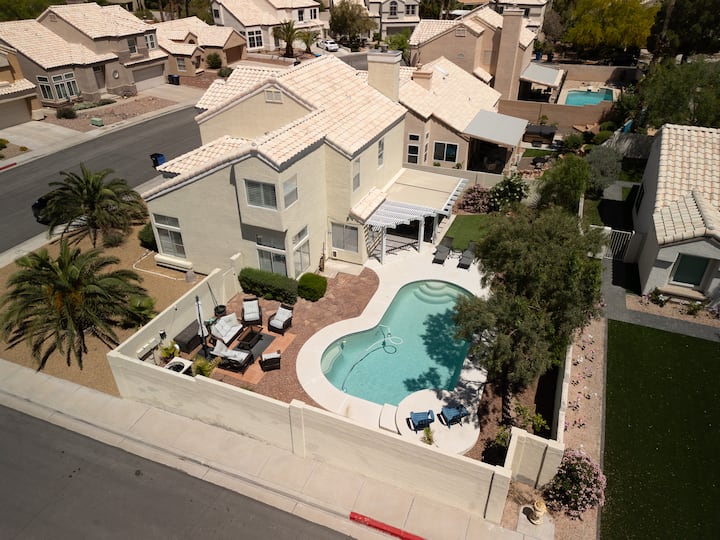 Splash Into Fun! Pool, Fire Pit, Pets 10 Min Strip - Henderson, NV
