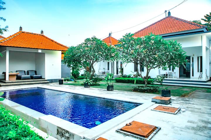 Beautiful Nature With Pool / Semi-double Bed - Indonesia