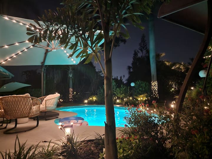 Your Dreamoasisawaits: Siestakeyescape With Pool! - Siesta Key, FL