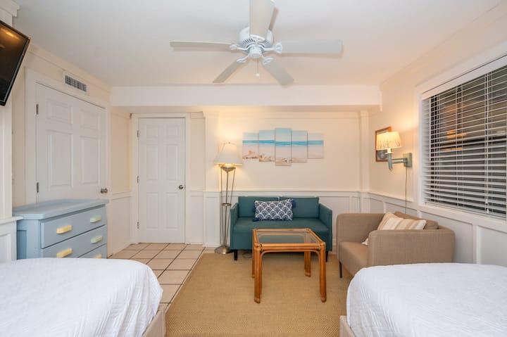 Lost Colony Retreat, Backyard! Walk To The Beach! - Nags Head, NC